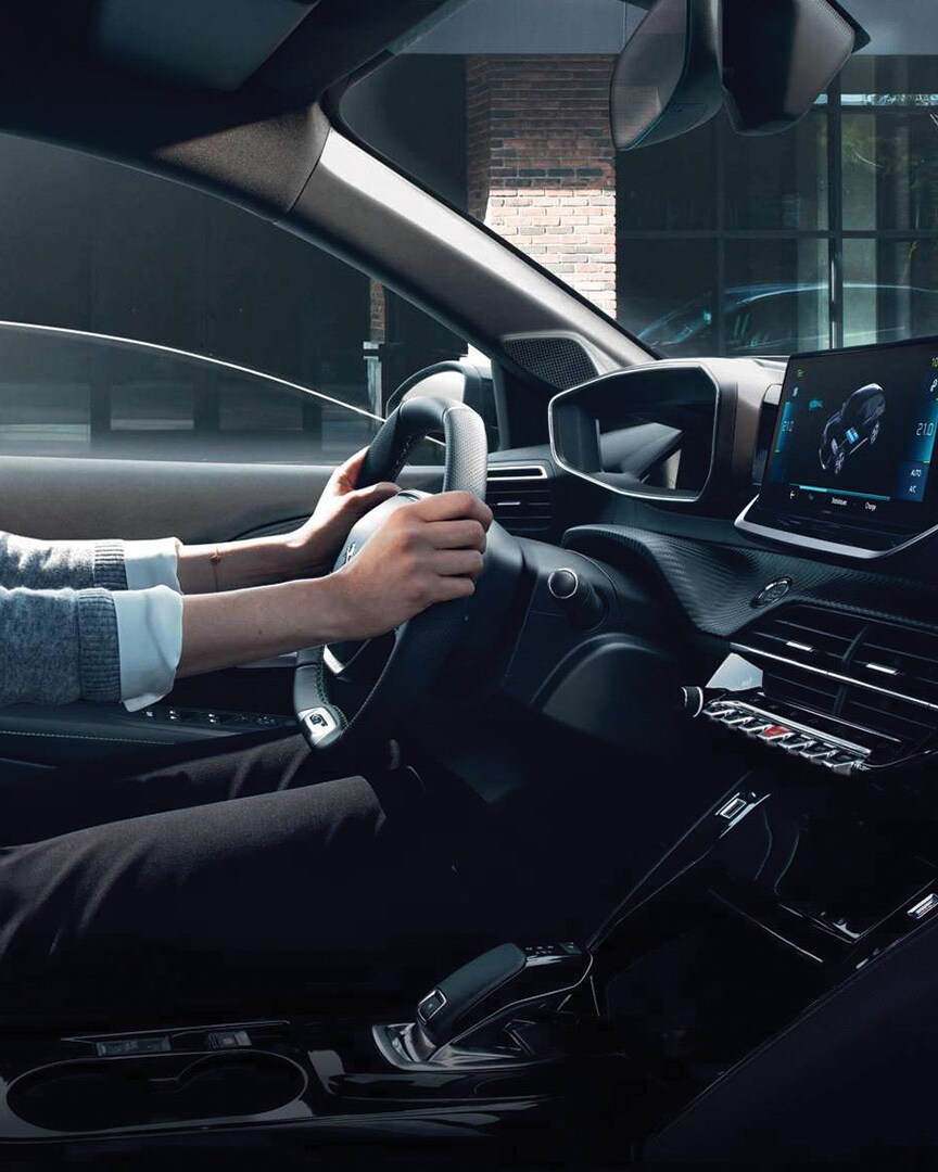 PEUGEOT 2008 | Electric compact SUV by PEUGEOT