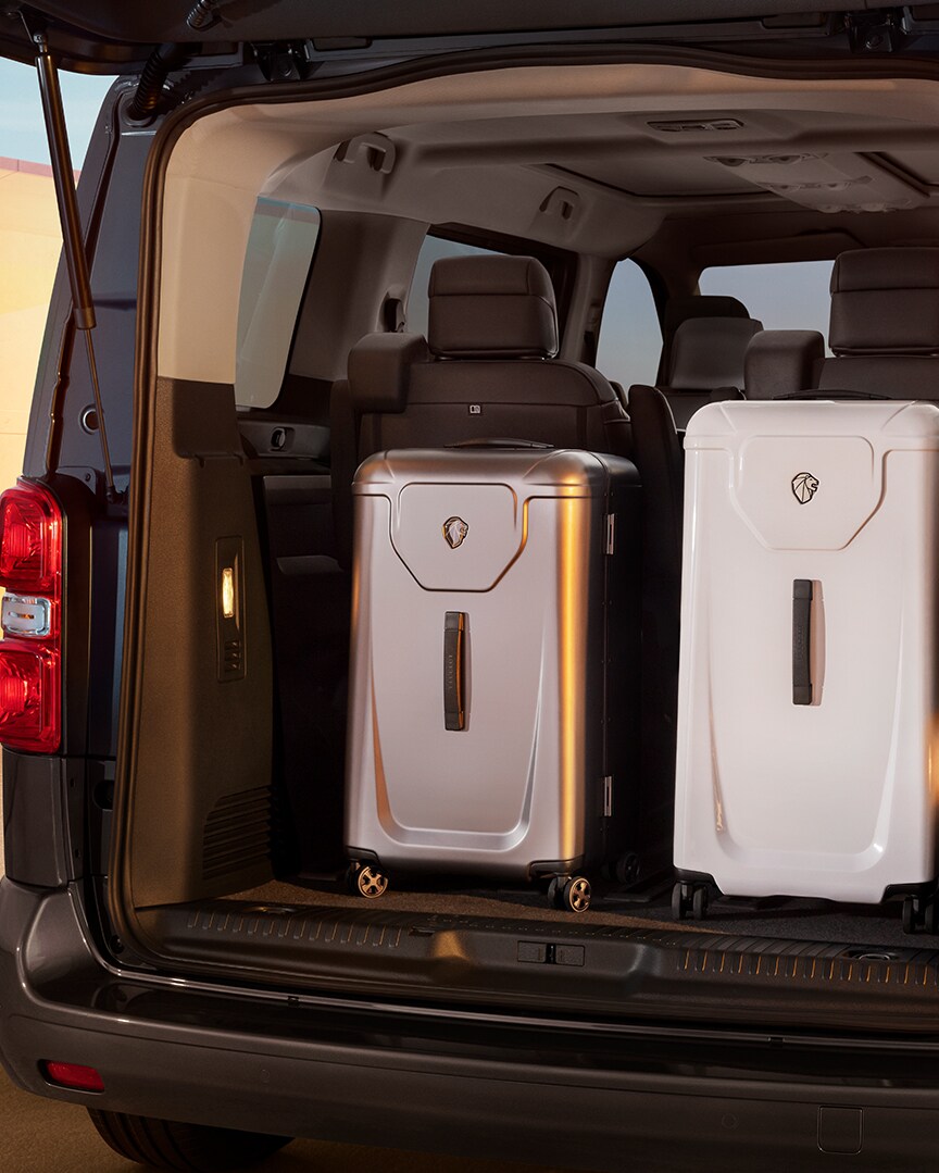 PEUGEOT Traveller VIP | Best in class van from PEUGEOT